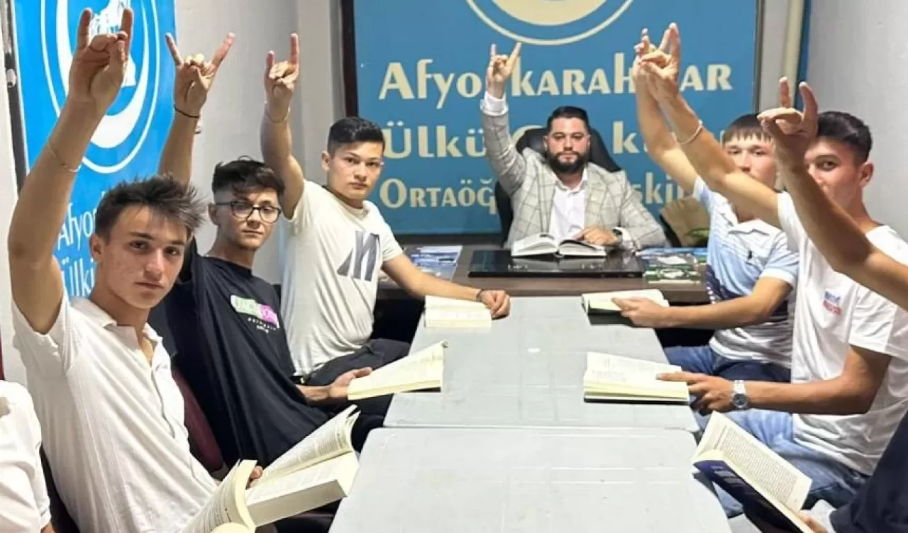 Ülkü Ocakları Türkiye genelinde gençlik kampları düzenliyor - Bengü Türk